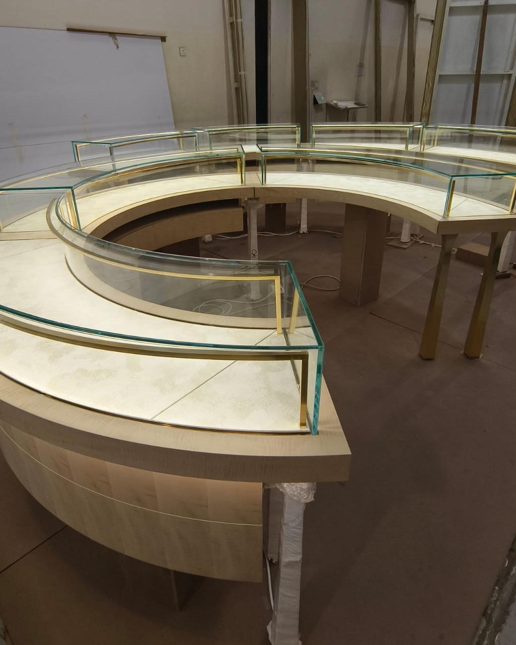 Glass Jewelry Display Cases: Preserving the Brilliance - HongJia Glass